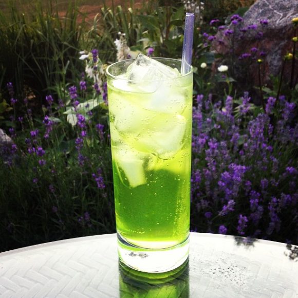 Midori Sour Drink - Recept på goda drinkar - Drinkoteket