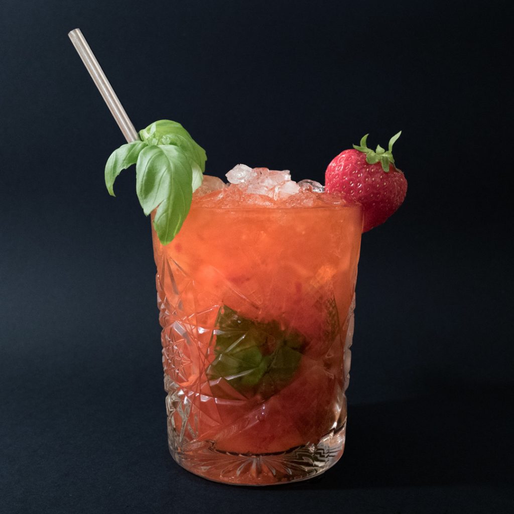 Drinkar med Jordgubbar - Recept på goda drinkar - Drinkoteket